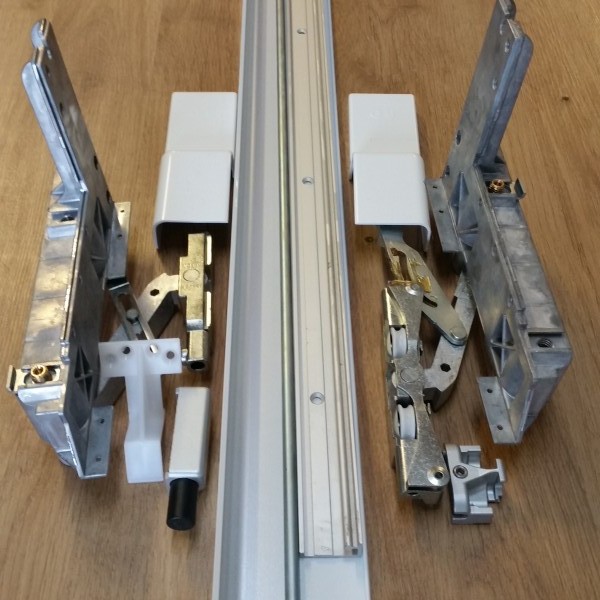 TILT & SLIDE BOTTOM TRACK & BOGIE KIT WHITE 2.3 Mtr Length – Left Hand ...