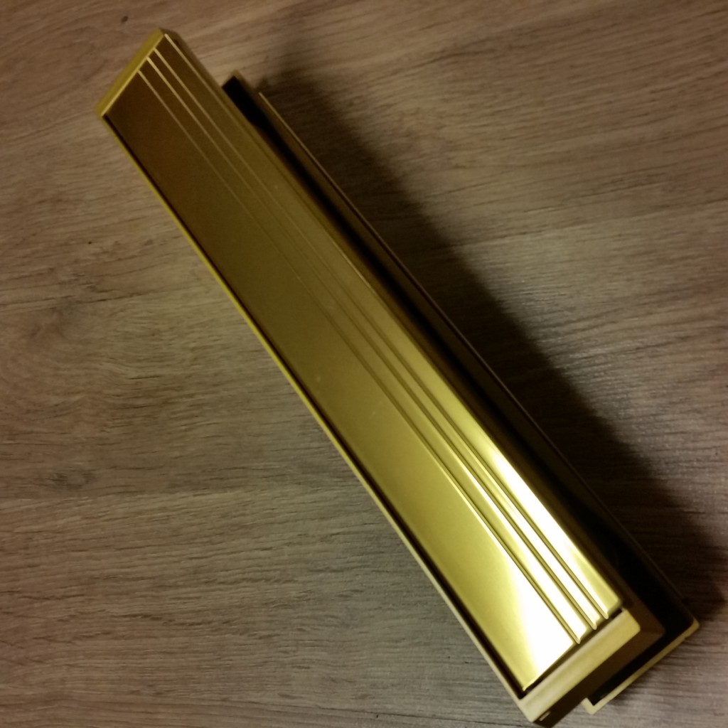Gold 12″ Slimline letterbox (lb12slgcs) – LockStocker – King Solutions